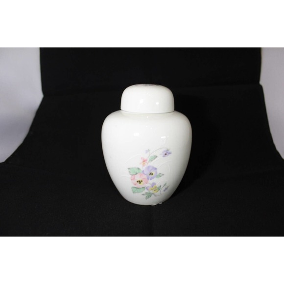 Russ & Co | Kitchen | Vintage Russ Berrie Co 4938 Japan Pastel Pansies ...